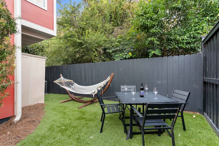 Large Private Backyard + Blocks To King! - Charleston, SC