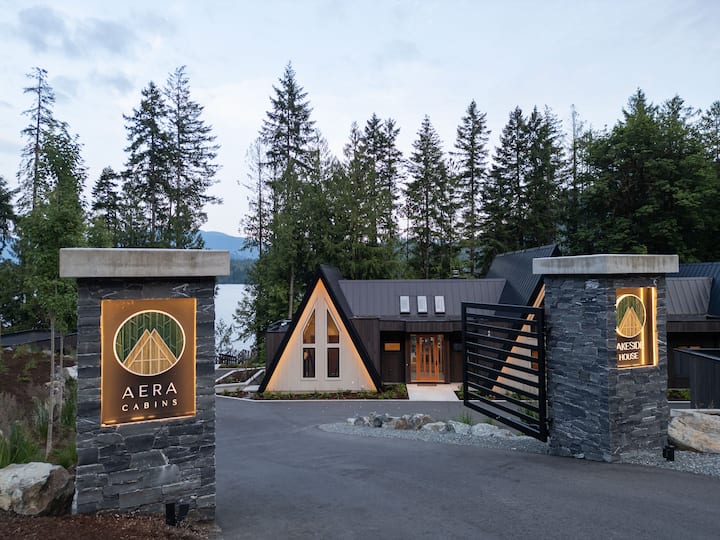 Aera Lakeside Cabin - Vancouver Island
