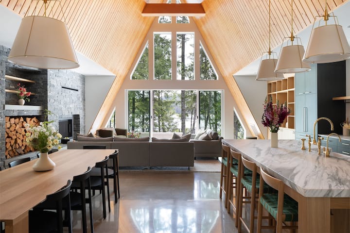 Aera Lakeside Cabin - Lake Cowichan