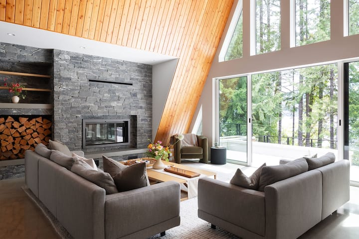 Lakefront A-frame Retreat | Hot Tub | Sleeps 20+ - Lake Cowichan