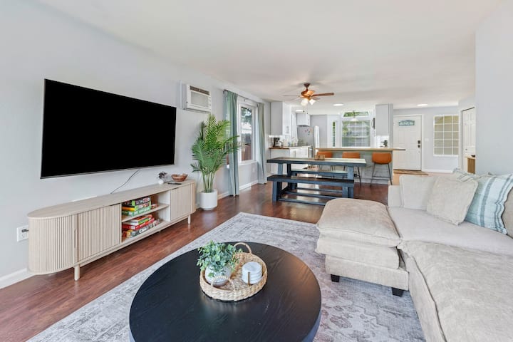 Moondance - Fenced Yard, Hot Tub & Updated Design - Bend, OR