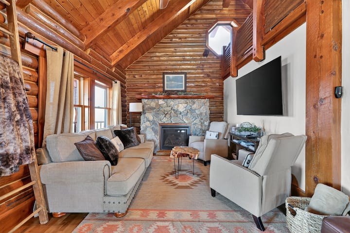 Game Loft, Fire Pit, Close To Yellowstone, Views! - Henrys Lake, ID