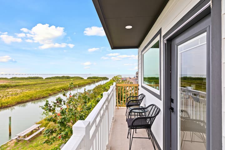 High-end Waterfront | Near Beach & Spacex Views - South Padre Island