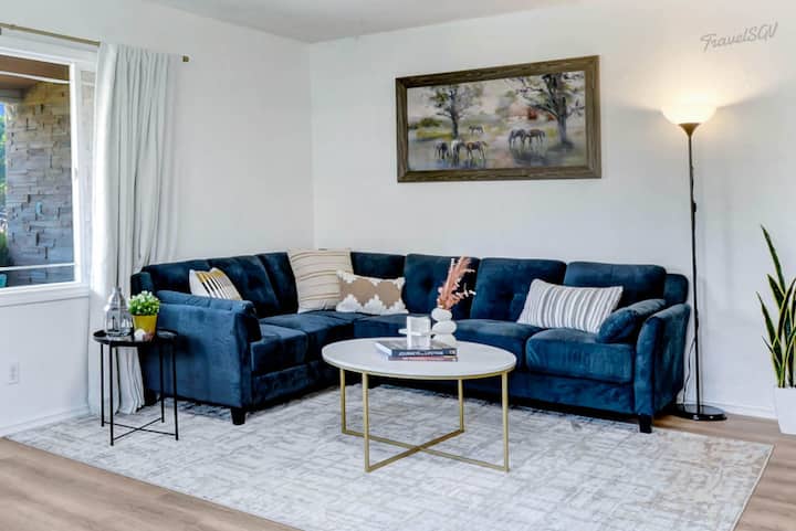 3br Home + Parking + Near Shops #Travelsgv - La Verne, CA