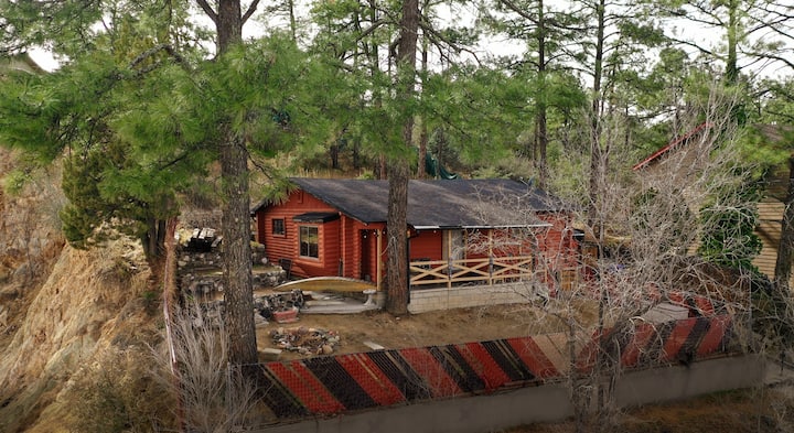 Altitude Adjustment Cabin | 1mi Whiskey Row & Trai - Prescott, AZ