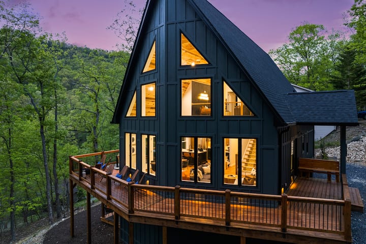 *New* The Chalet~resort~hot Tub~gameroom~firepit - Massanutten, VA