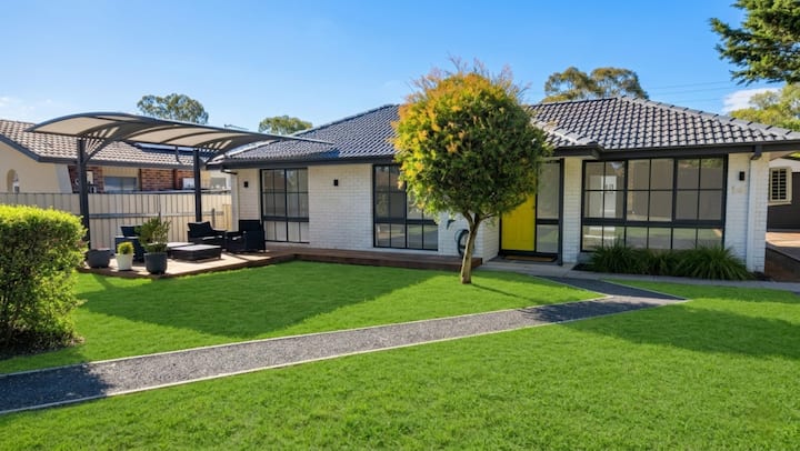 Stylish 3bedroom Escape In South Canberra - Canberra
