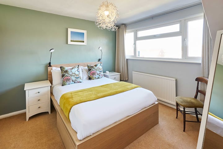 Host & Stay | Bodiam Close - Seaford