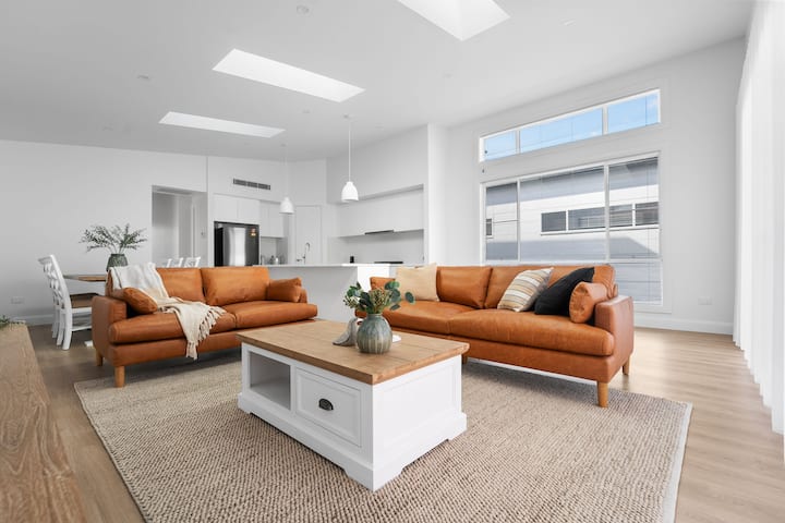 Stunning Seymour - 3 Bed 2 Bath - Amazing Location - Bathurst