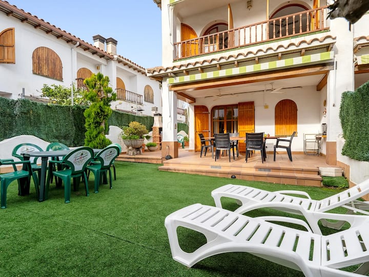 Maison à 100m Plage Avec 2 Piscines Et Barbecue - Calafell