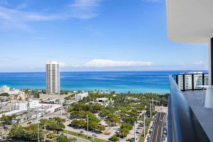 Prime Location Condo | Private Beach Access - Miami Beach, FL