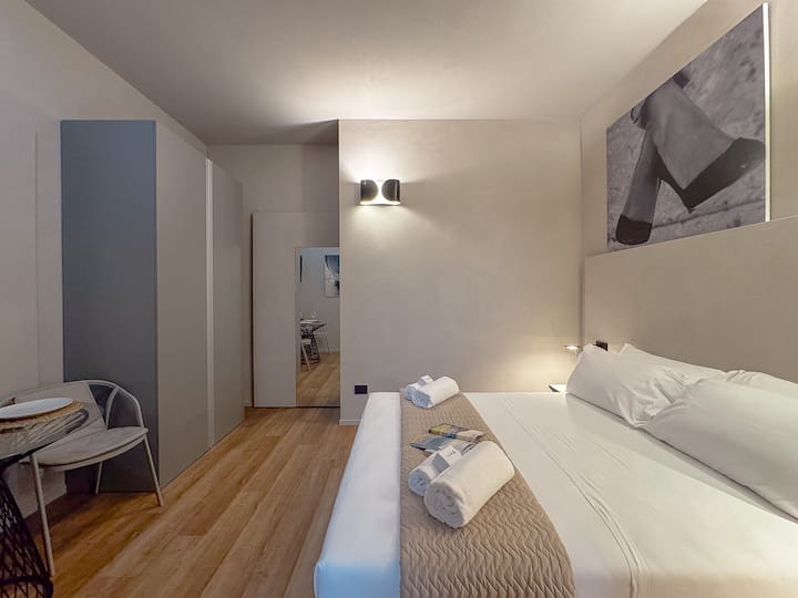 Blu Rooms - Grey - Civitanova Marche