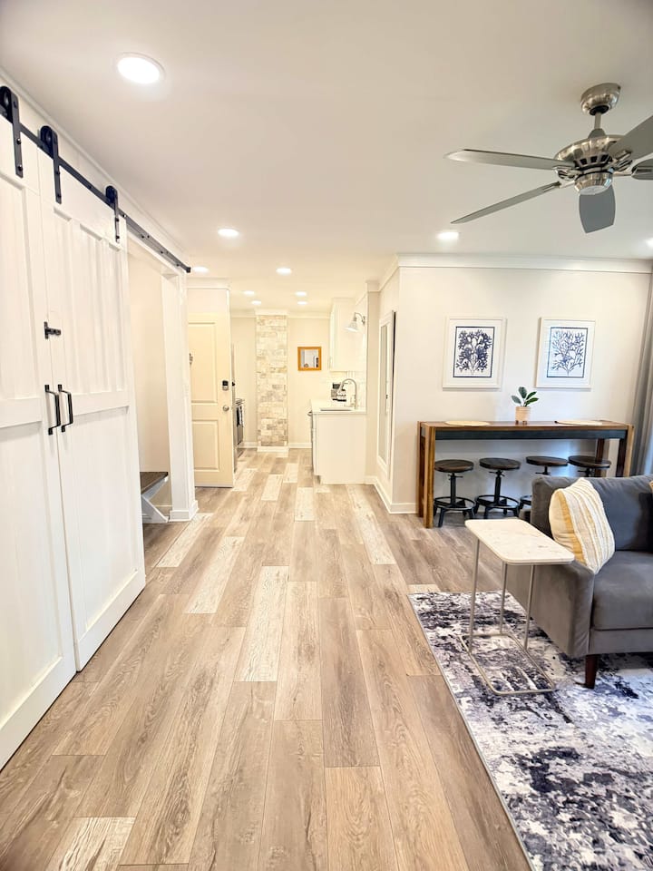 4f - 1br Patio + City Views | Walk To Stadium - Atlanta, GA