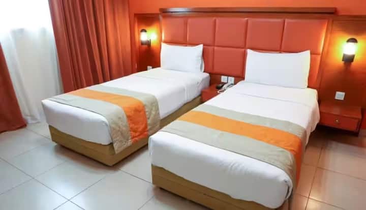 Pet Friendly 2bhk Near Hamdan Shopping Center - Abu Dhabi