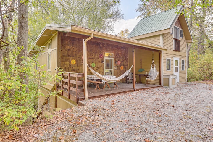 Cottage By The Pond: Serene Northeast Ohio Retreat - Minerva, OH