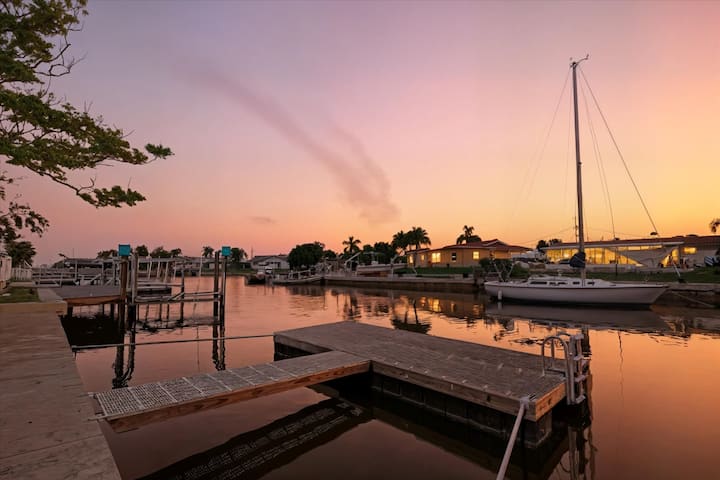 Waterfront Retreat W / Floating Dock & Kayaks - Holiday, FL