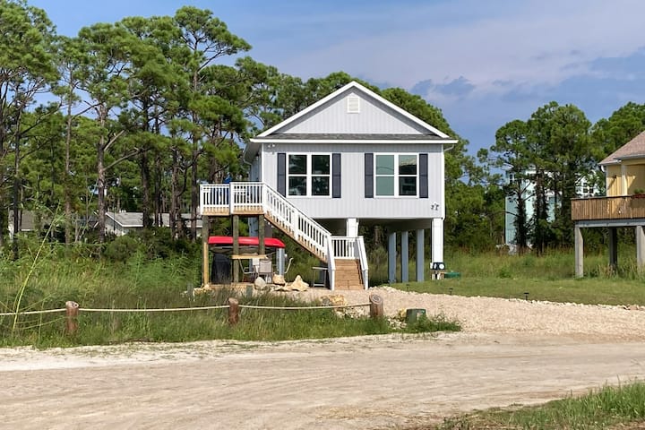 Gulfview | 3br | Easy Beach Access - Apalachicola, FL