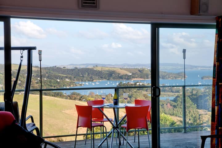 Kereru Hill - Walk To Palm Beach With Sea Views - Waiheke Island