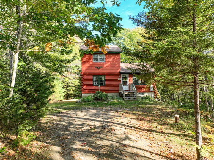 Tranquil Woodland Retreat + Private Beach Access - Boothbay Harbor, ME