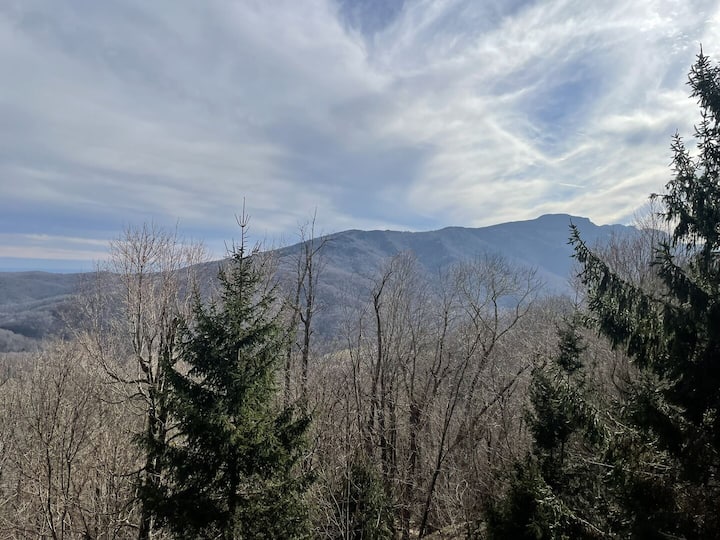 Above The Clouds-view,large Game Room - Sugar Mountain, NC