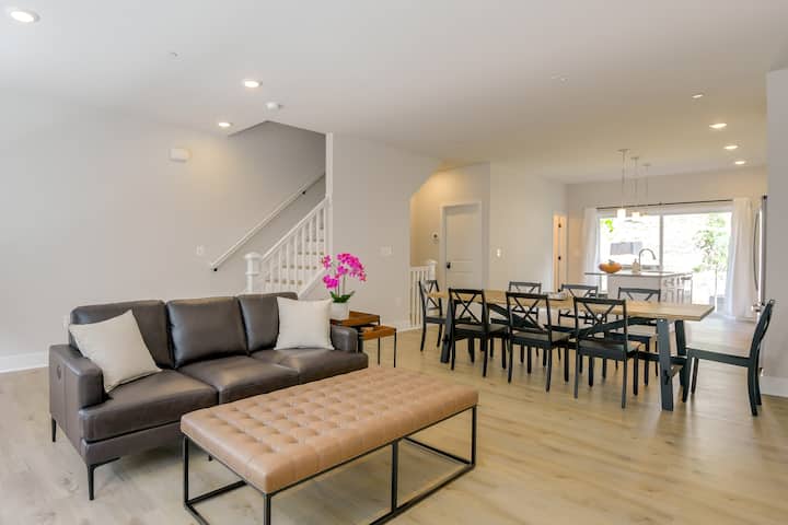 Modern Gem Near Historic Annapolis & Naval Academy - Annapolis, MD