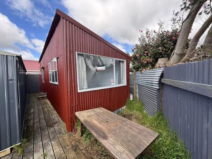4 Beds In 2 Bedrooms Garden Chalet At 6 Chapman Pl - Rotorua