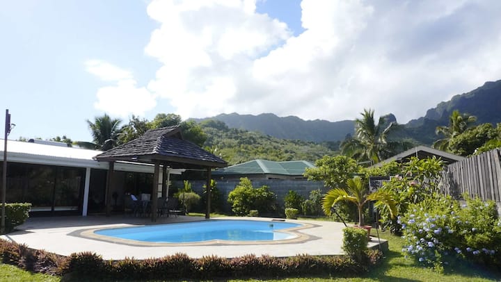 Moorea - Tropical Pool House - French Polynesia