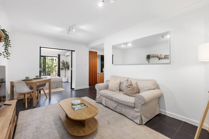 Cbd Edge 1br On Mounts Bay Road - Perth
