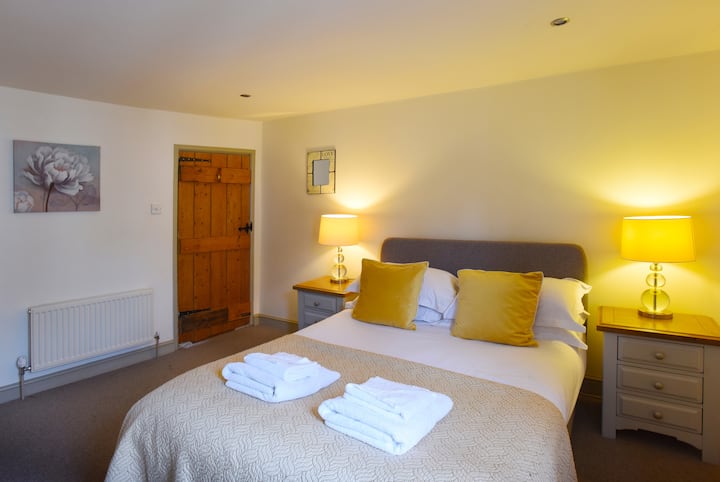 Historic Fireman's Cottage | Cosy Home | Garden - Canterbury