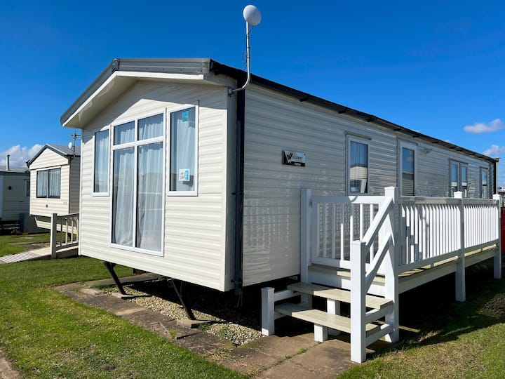 Gold Caravan (Sleeps 8) Cf2271 - Skegness
