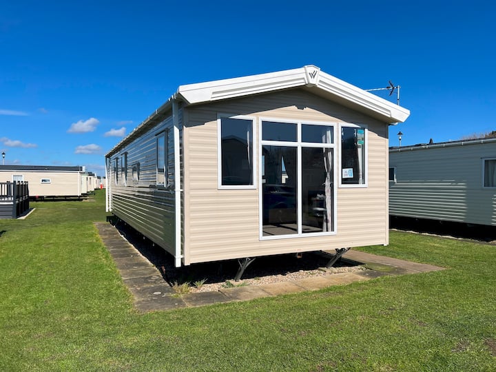 Silver Caravan (Sleeps 8) Cf615 - Ingoldmells