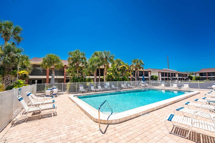 The Flamingo @ Palm Manor - Englewood, FL