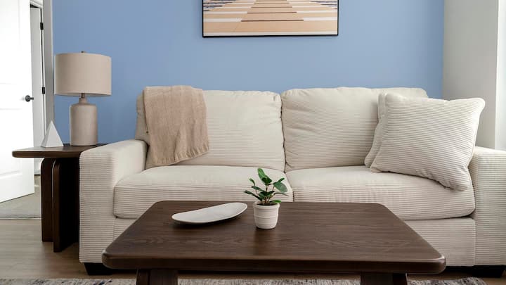 Landing | Modern 2bd, Clubhouse, Gym - Pendleton, IN