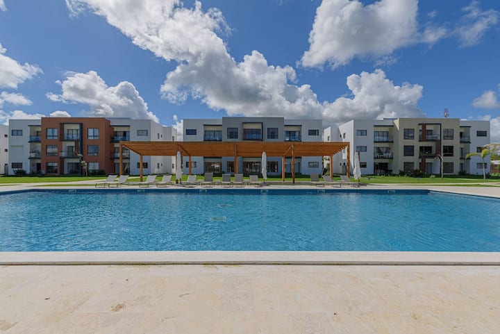 2 Bedrooms, Pool, Gym, Beach 7 Minutes Away - Punta Cana