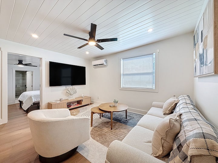 Bradenton Home With Private Pool - Bradenton, FL
