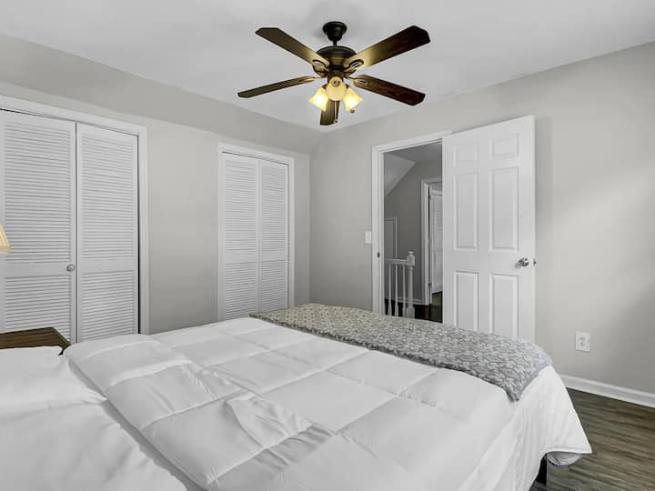 4br Charleston Retreat | Sleeps 9 & 5-car Parking - Goose Creek, SC