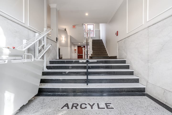 Group Stay-7 Apts Walk To Nightlife & Attractions - Indiana (State)