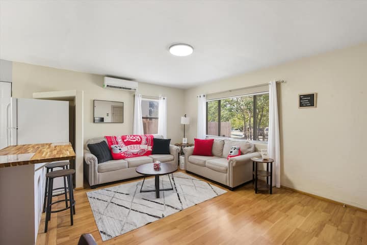 The Lobo Den - 阿爾伯克基