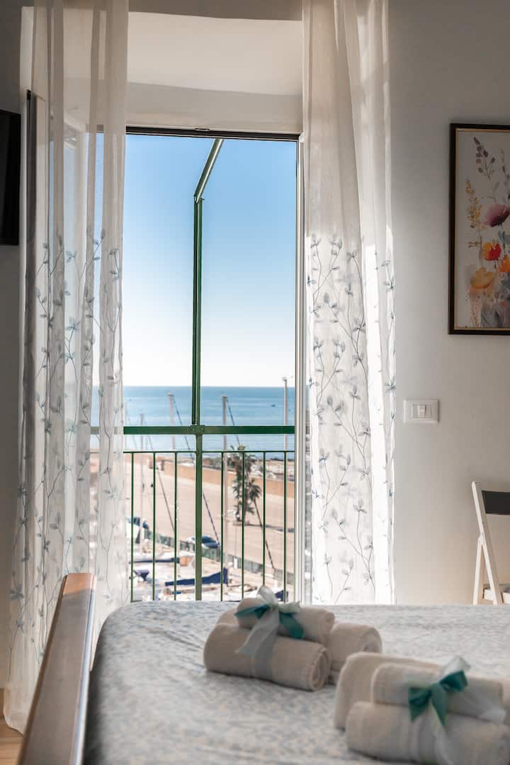 Casa Di Lele Sopra La Spiaggia - Nettuno