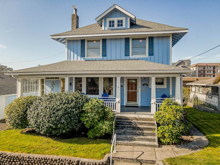 2 Streets To The Beach! Game Room • Bbq + Firepit - Seaside, OR