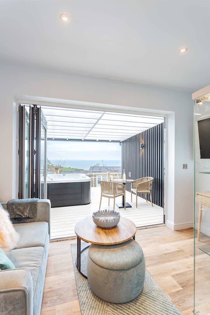 Seaview One Bedroom Studio With Hot Tub & Terrace - Ilfracombe
