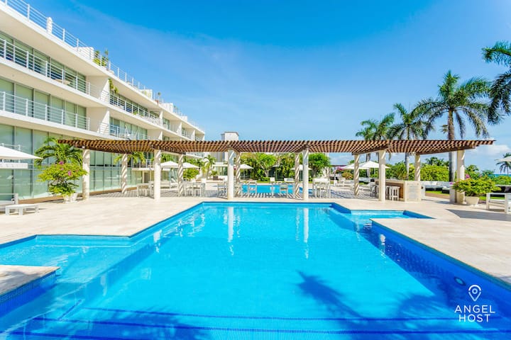 Spacious, Poolside, Gym, 1 Block Beach & 5th Ave - Playa del Carmen