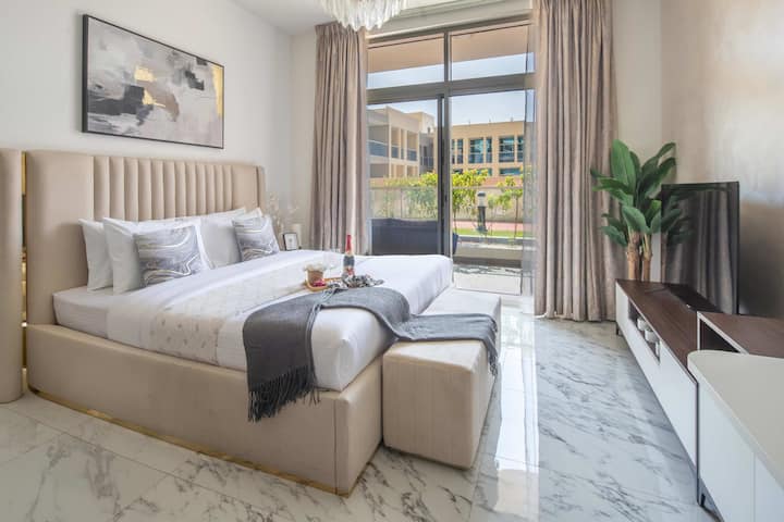 Elegant Studio Minutes Away To Miracle Garden! - Dubaï
