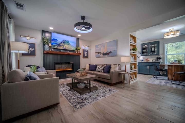 Walk To Downtown & Lake Acworth~cozy Home W/patio - Acworth, GA