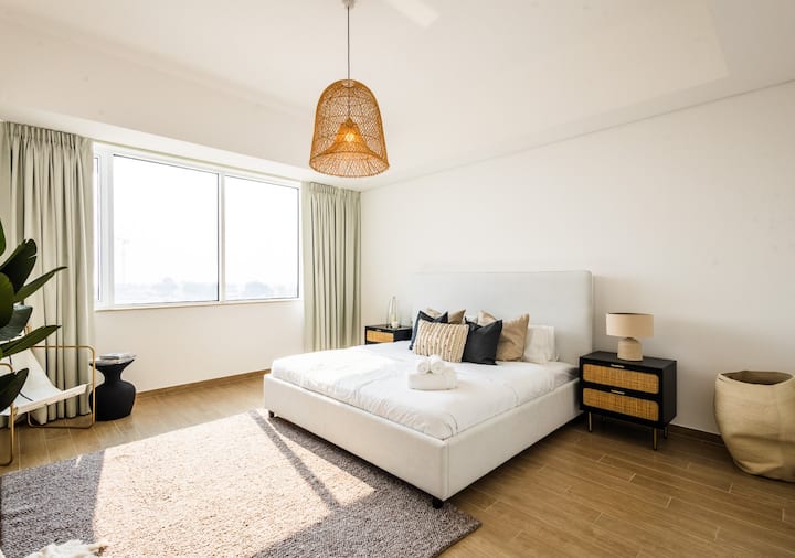 Stylish 2br Escape W/ Beach Access - Abu Dhabi