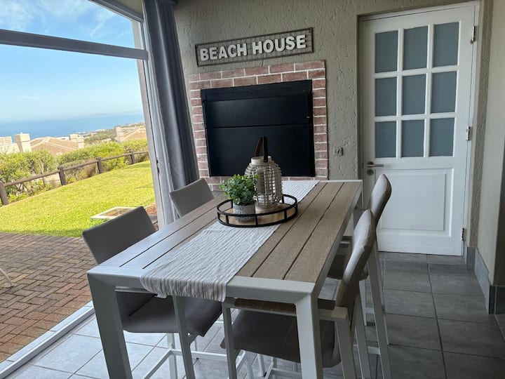 Luxury 2-bedroom Golf Villa - Mossel Bay