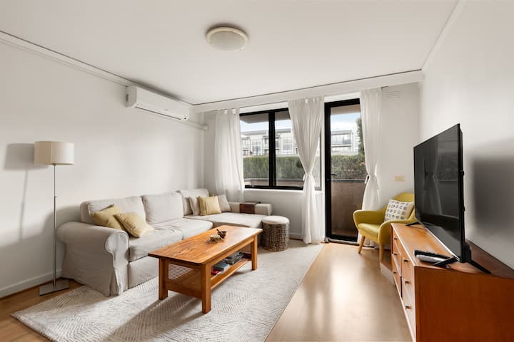 Free Parking - Spacious Apartment Near 48 Tram - Melbourne