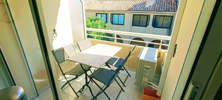 Charmant 2 Pièces Avec Balcon Au Cœur De La Ville - Bandol