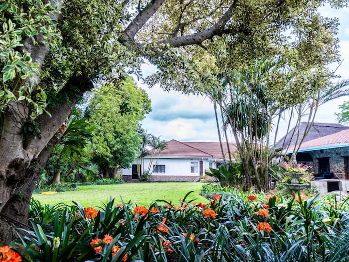 Six-bedroom Holiday Home Top House - Cato Ridge