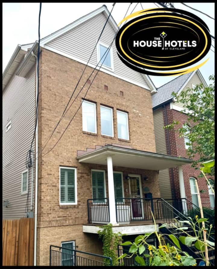 Tremont Neighborhood, Roof Top, Downtown, Ohiocity - Cleveland, OH